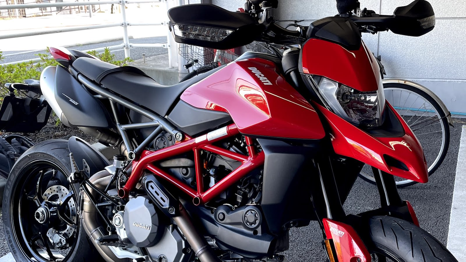 Ducati の Hypermotard 950 が納車されました! - moto Ducati の Hypermotard 950 が納車されました! - moto